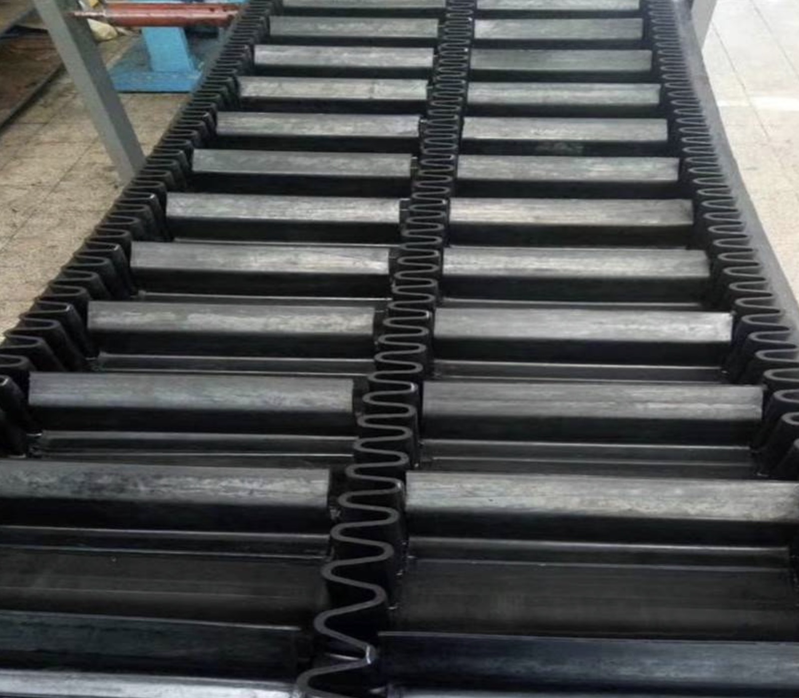 Bucket Conveyor Belt - WenJian